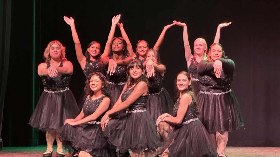Show Choir Takes Center Stage at Warren | Warren High School