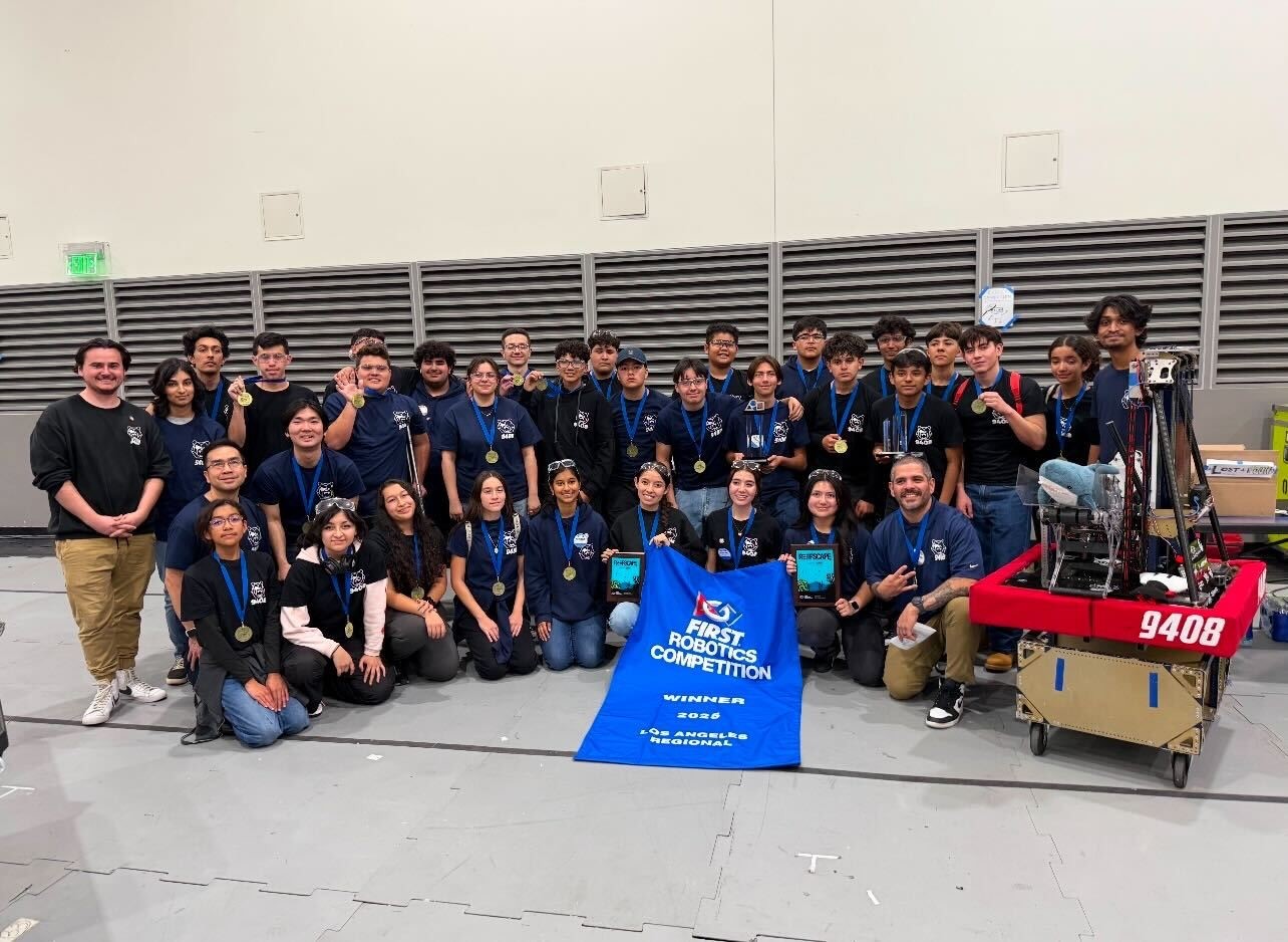 Warren Warbots (Team 9408) Triumph at Los Angeles Regional | Downey ...